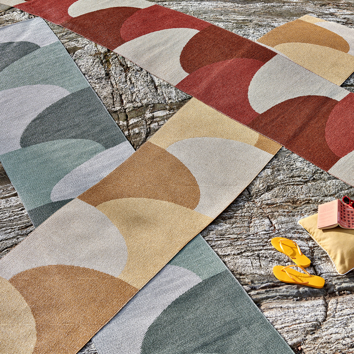 Hill Reversible Indoor / Outdoor Swedish Woven Plastic Runner Rug - 4 ...